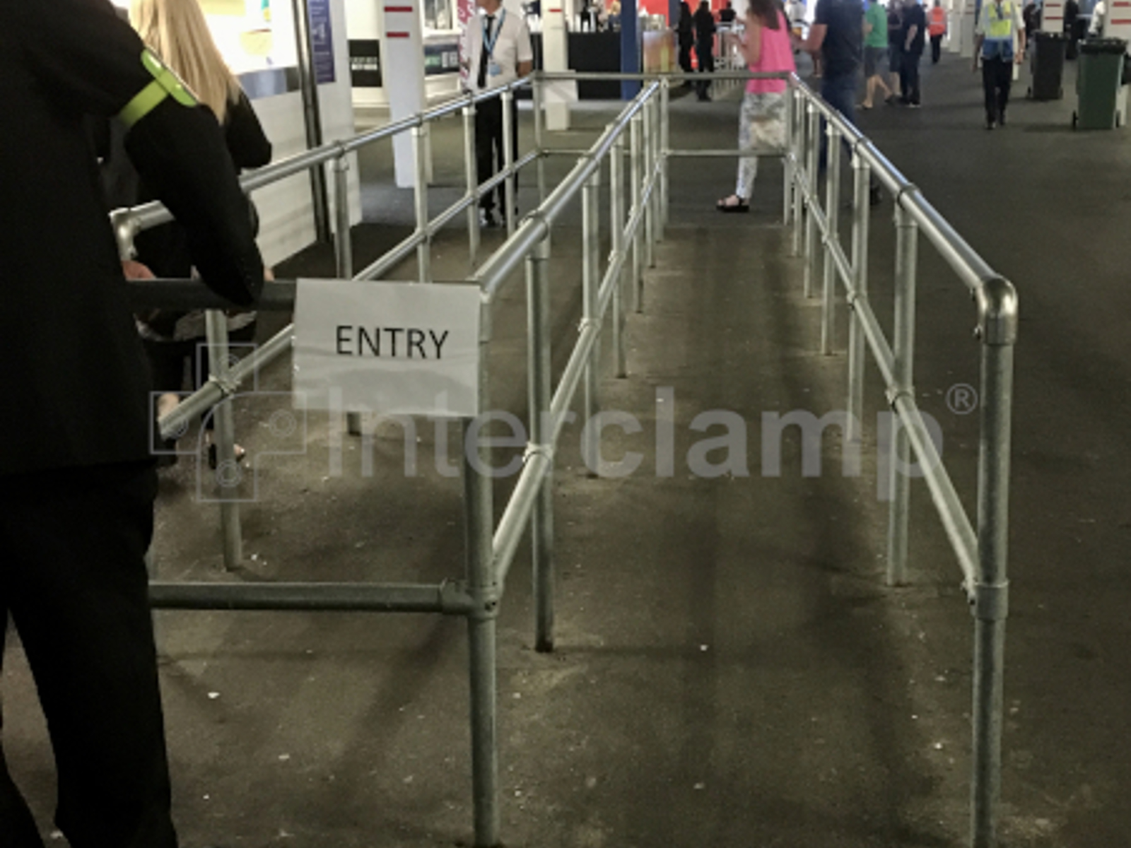 Key Clamp Queue Management Barriers | Interclamp