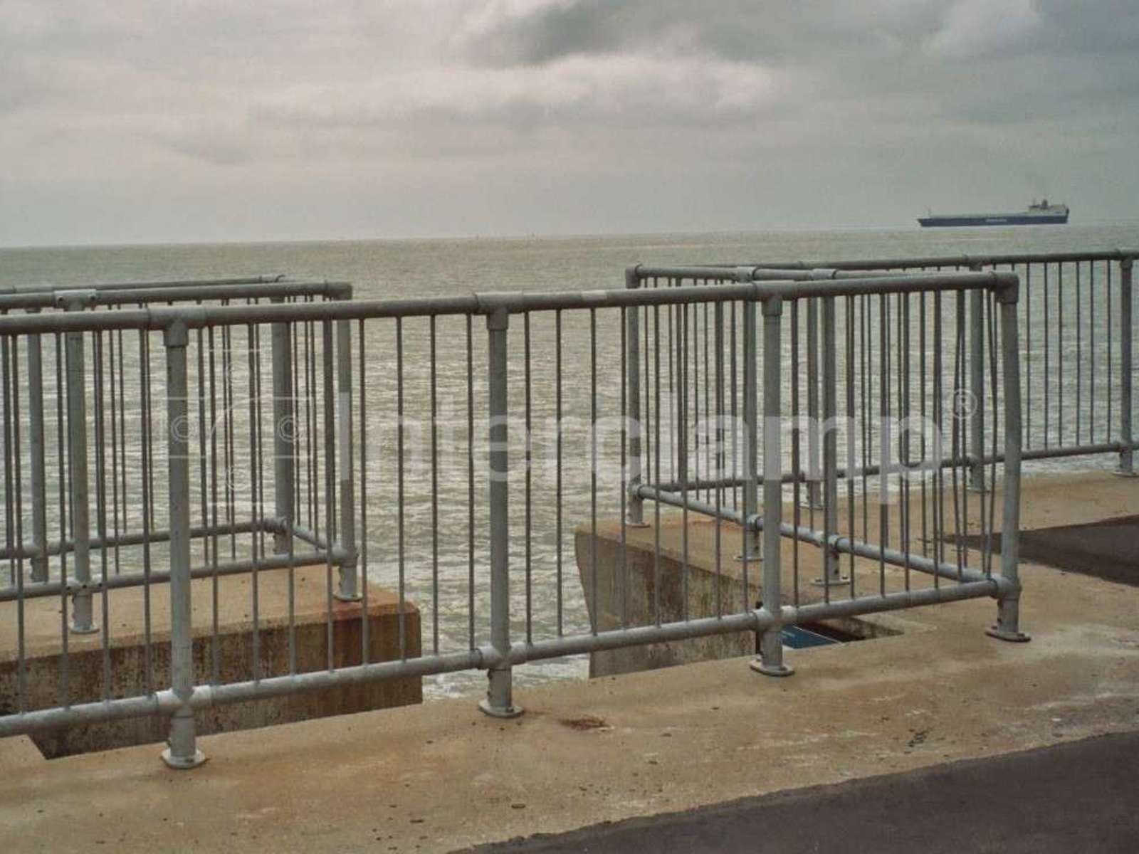Tube Clamp Pedestrian Barriers | Interclamp